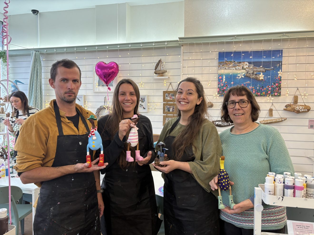 Things to Do in Exmouth | Pottery & Duck Painting – Arty Boat