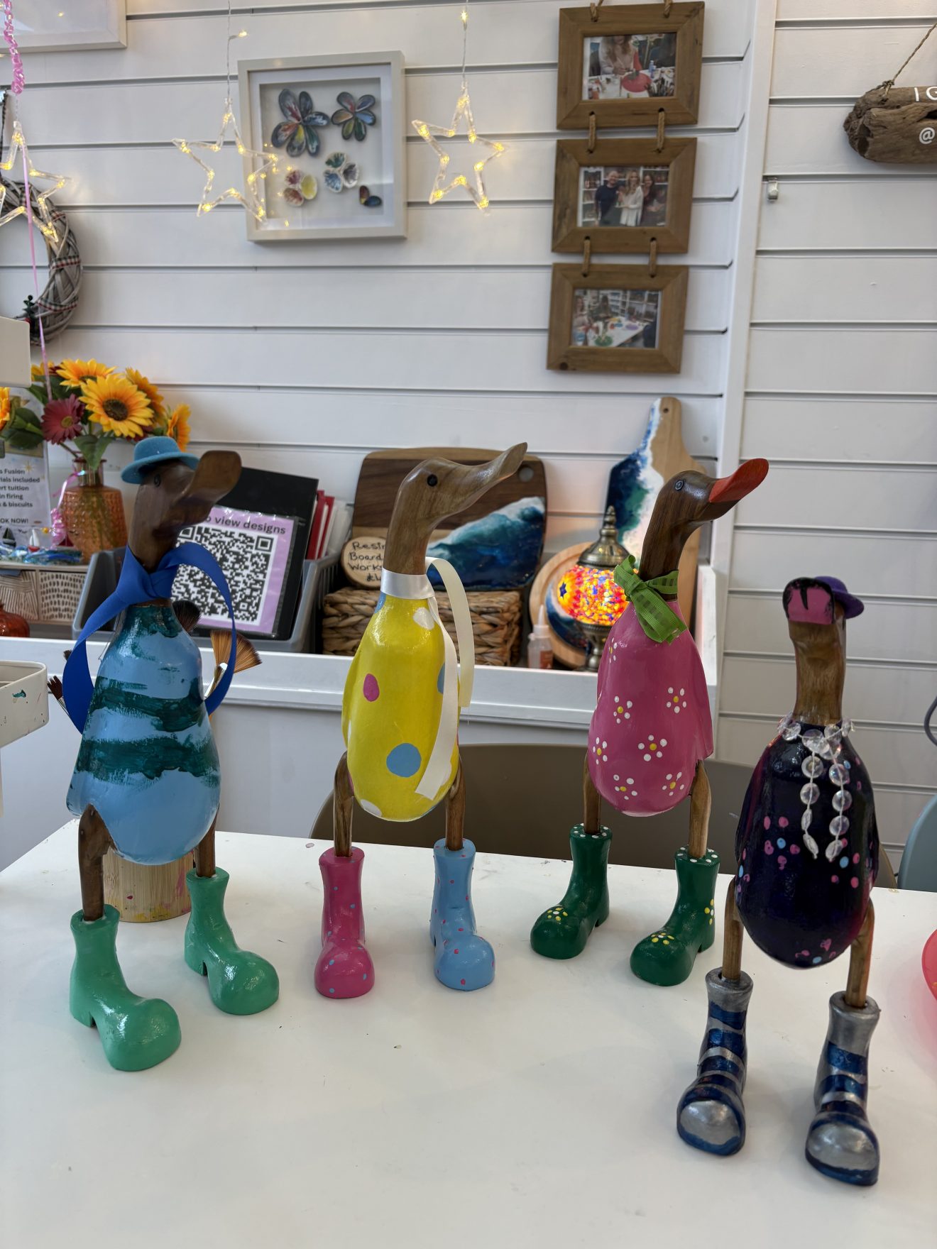 Things to Do in Exmouth | Pottery & Duck Painting – Arty Boat