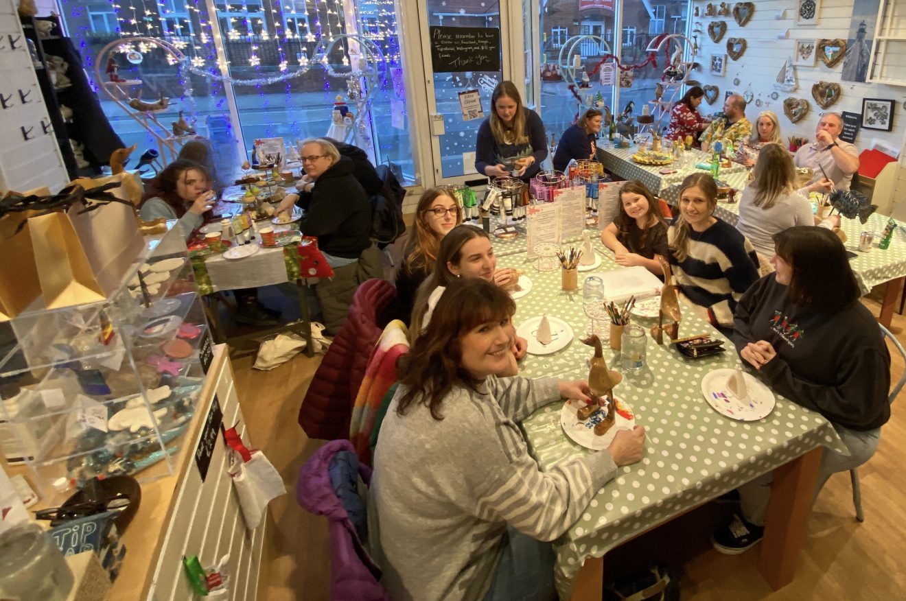 Things to Do in Exmouth | Pottery & Duck Painting – Arty Boat